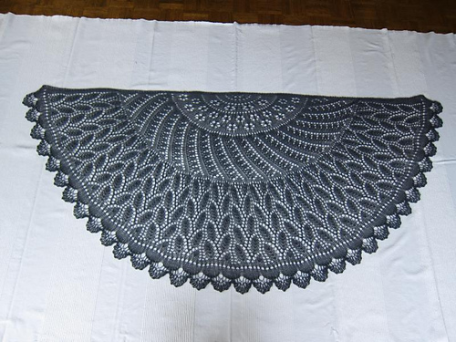 [FO] I made a shawl! I'm getting into lacy stuff. : r/knitting
