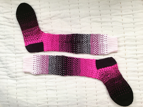 [FO] Fair Isle Gradient Socks : r/knitting