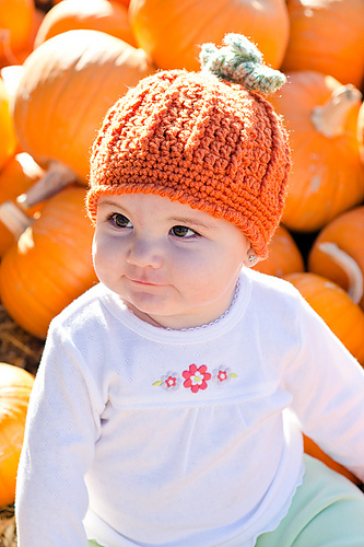 A little pumpkin toque for my friends daughter to wear to the pumpkin ...