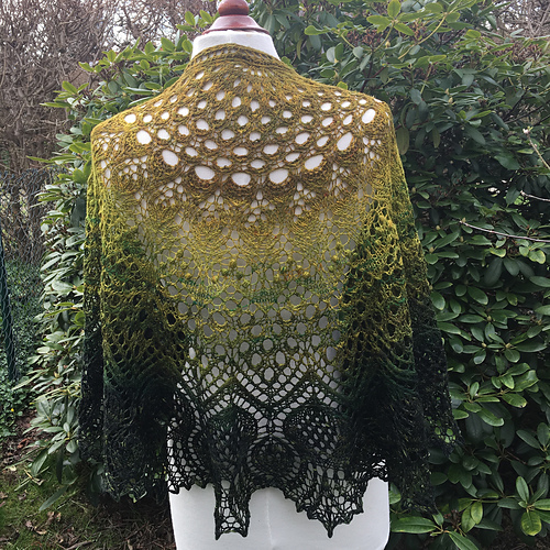 [FO] Finally finished my Scottish Thistle! First all lace project done ...