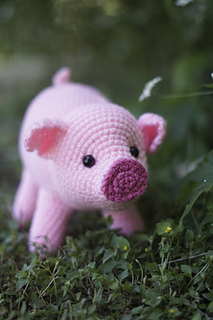 Ravelry: Pig Amigurumi CAL pattern by Brenna Eaves