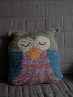 Ravelry: Owl cushion pattern by Amanda Berry