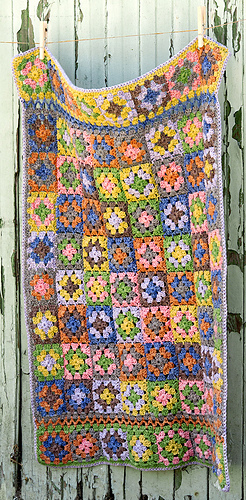 Ravelry: Sweet Squares Baby Blanket pattern by knitculture.com