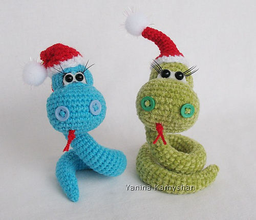 Any tips for making an amigurumi snake look less, umm, phallic? : r/crochet