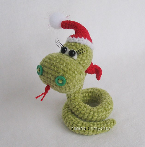 Any tips for making an amigurumi snake look less, umm, phallic? : r/crochet