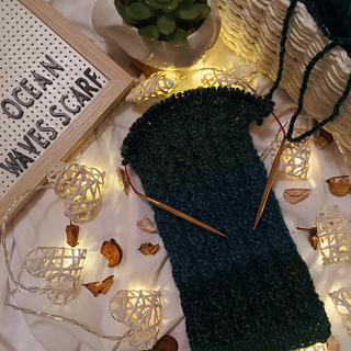 Ravelry: Ocean Waves Scarf pattern by Frankie Knits Co.