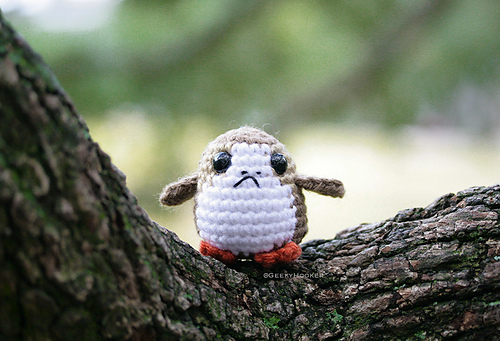 [FO] I made a Porg following /u/GeekyHooker pattern. : crochet
