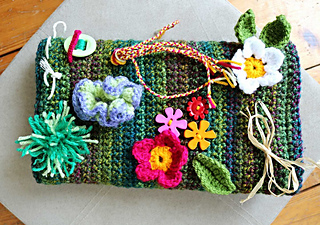 Ravelry: Lou's Simple Twiddle Muff pattern by Louisa Green