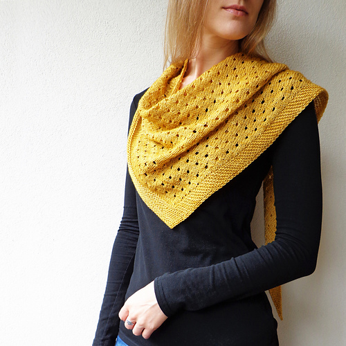 (FO) Gold Dust Shawl in Madelinetosh Tosh Sock (spicewood) modeled by ...