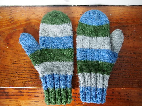[FO] made some birthday mittens for a friend...just in time for summer ...